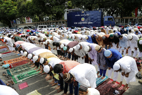 Eid al-Fitr celebrations in Dhaka, Bangladesh - 26 Jun 2017 Stock ...