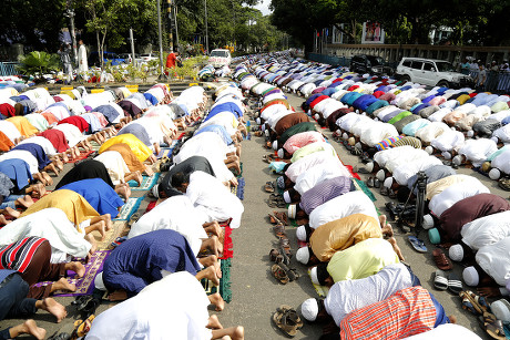 Eid al-Fitr celebrations in Dhaka, Bangladesh - 26 Jun 2017 Stock ...