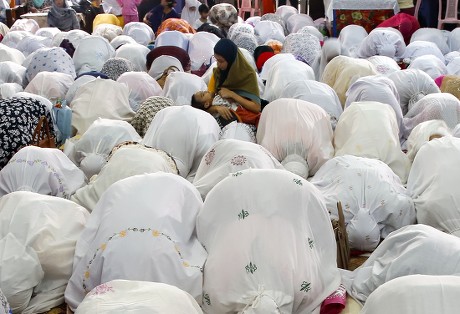 Woman Breastfeeds Her Child Myanmar Muslims Editorial Stock Photo ...