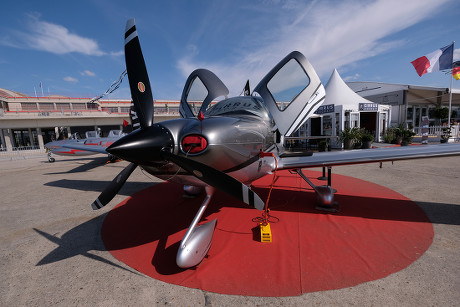 Cirrus Sr22 Aircraft On Display Le Editorial Stock Photo - Stock Image ...