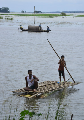Flood Affected Villagers Carry Their Belongings Editorial Stock Photo ...