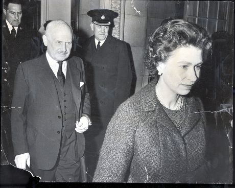 Queen Elizabeth Ii Leaves London Clinic Editorial Stock Photo - Stock ...