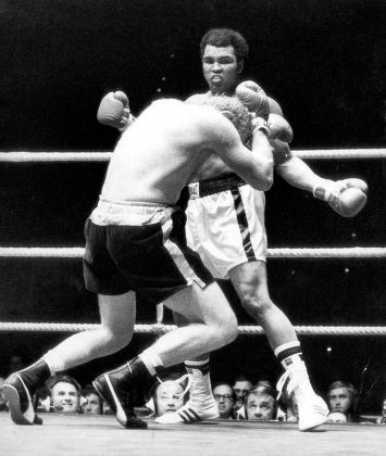 Boxing Muhammad Ali V Richard Dunn Editorial Stock Photo - Stock Image ...