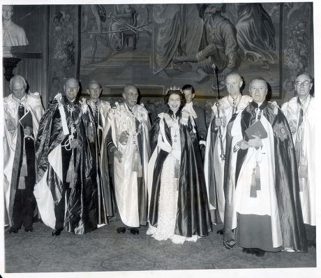 55 Orders 2 2nd royal royals Stock Pictures, Editorial Images and Stock ...