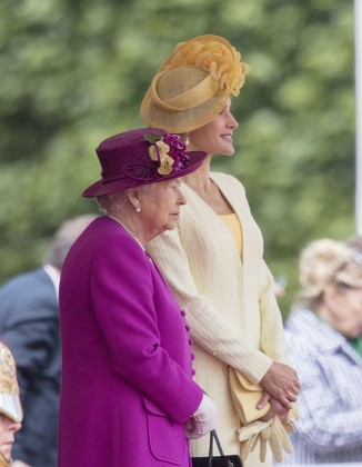 Queen Elizabeth Ii Queen Letizia Ceremonial Editorial Stock Photo ...