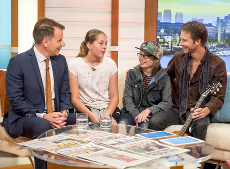 Richard Arnold Chesney Hawkes His Children Editorial Stock Photo ...