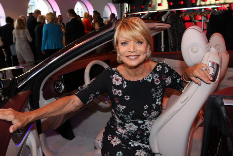 Classic at Odeon Place: VIP Lounge event at Mercedes me Store, Munich ...