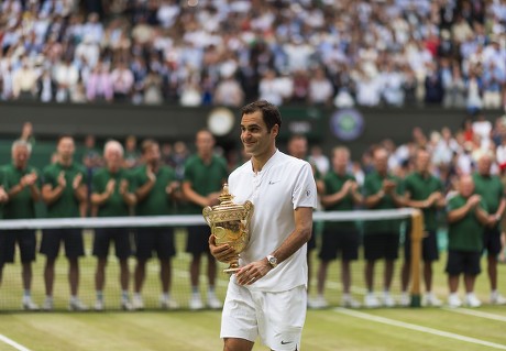 Roger Federer Sui Celebrates Victory Against Editorial Stock Photo ...