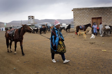 Basotho Tribeswomen Wearing Traditional Basotho Tribal Editorial Stock ...