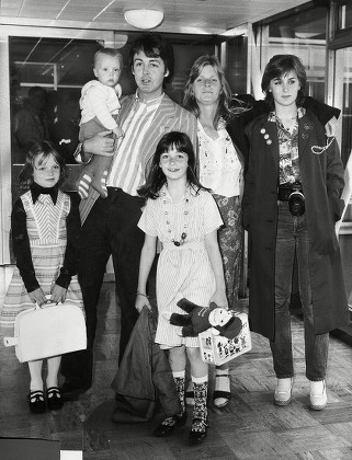 Paul Mccartney Pictured Heathrow His Family Editorial Stock Photo ...