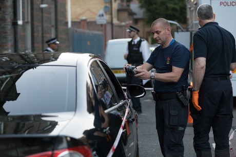 Police Forensic Officers Examine Car Crime Editorial Stock Photo ...