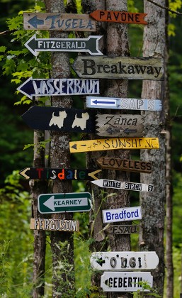 Fingerboard Board Sign Pointing Lakeside Residences Editorial Stock ...