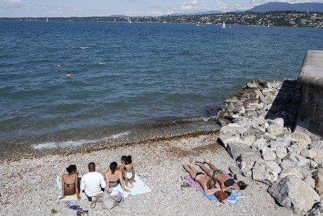 People Enjoy Sunny Weather Geneva Lake Editorial Stock Photo - Stock ...