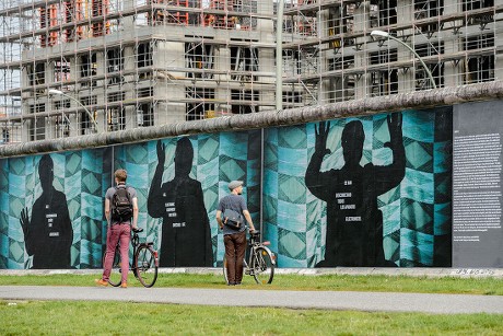 People Look Art Installation Beyond Wall Editorial Stock Photo - Stock ...
