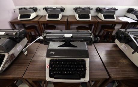 Manual Typewriters Abhyankar Shorthand Typewriting Institute Editorial ...