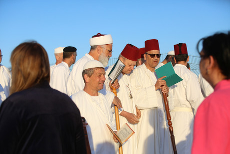 Members Samaritan Community Pray Sunrise Atop Editorial Stock Photo ...