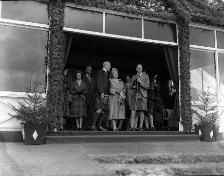 Left Elizabeth Farquharson Princess Margaret Prince Editorial Stock ...