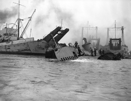 Raising Submarine Hms Sidon P259 Portland Editorial Stock Photo - Stock ...