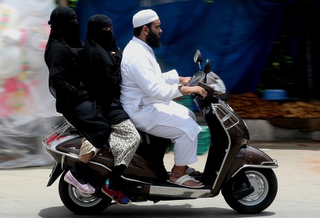 Indian Muslim Rides Motorcycle Women Wearing Editorial Stock Photo ...