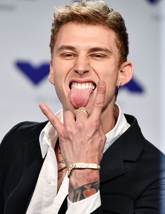 2件の「Mgk hand gesture devil devils horn horns sticking poking tongue out ...