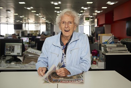 obituary - first female fleet street photographer Stock Photos ...