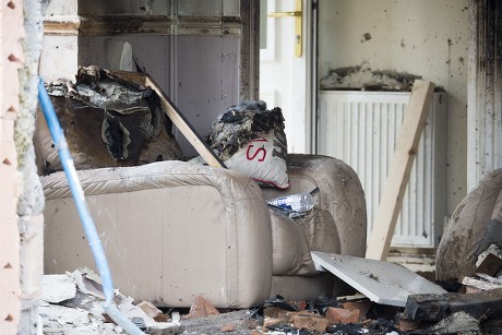 250 Crash through wall Stock Pictures, Editorial Images and Stock ...