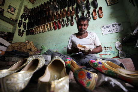 Cobbler Makes Traditional Punjabi Shoe Locally Editorial Stock Photo ...