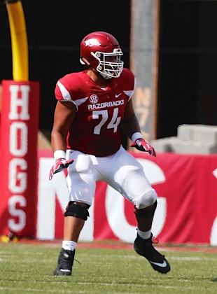 Arkansas Tackle Colton Jackson 74 Drops Editorial Stock Photo - Stock ...