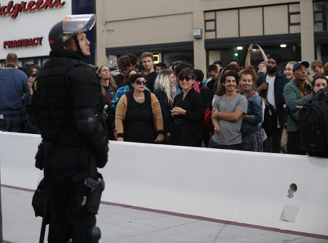 Counterprotestors Stand Behind Barricade Policeman Riot Editorial Stock ...
