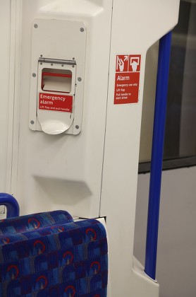 Emergency Alarm London Underground Tube Train - Foto de stock de ...
