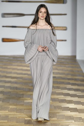 imágenes de DAKS show, Runway, Spring Summer 2018, London Fashion Week ...