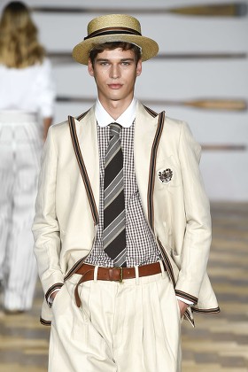 imágenes de DAKS show, Runway, Spring Summer 2018, London Fashion Week ...