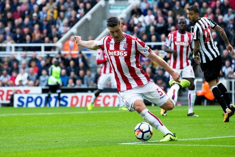 __COUNT__ Newcastle United v Stoke City, Premier League - 16 Sep 2017 ...
