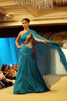 Syrian Model Presents Creation During Fashion Editorial Stock Photo ...