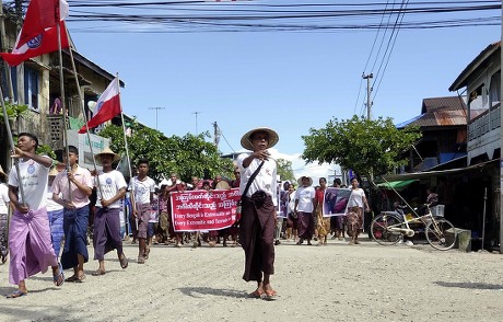 Buddhist Monks Rakhine People Hold Placard Editorial Stock Photo ...