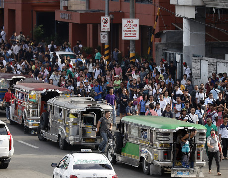Crowd Filipino Passengers Wait Ride Next Editorial Stock Photo - Stock ...