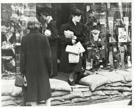8,000 1930s fashion Stock Pictures, Editorial Images and Stock Photos ...