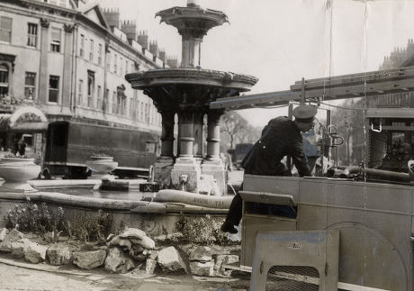 98 Wwii ww2 second world war 2nd world war 2 air raids Stock Pictures ...