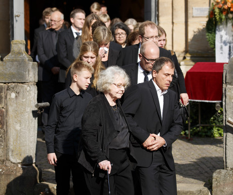 Widow Susanne Geissler C Members Family Redaktionelles Stockfoto ...