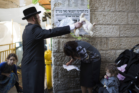 Kaparot ritual performed in Jerusalem ahead of Yom Kippur, Israel - 27 ...