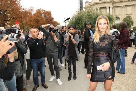 750 Paparazzi cameras Stock Pictures, Editorial Images and Stock Photos ...
