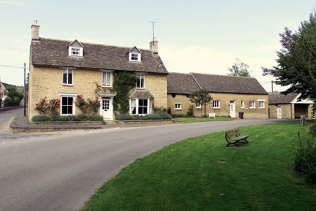 Glympton Village Estate Oxfordshire Village Idyll Editorial Stock Photo ...
