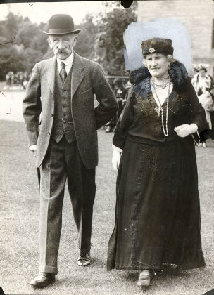 Queen Elizabeth Ii Queen Mothers Parents Editorial Stock Photo - Stock ...
