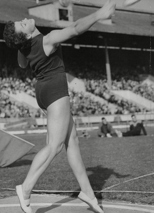 Olga Fikotovaconnolly Winning Womens Discus Event Editorial Stock Photo ...