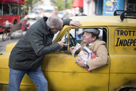 Del Boy Lookalike Flogs David Jasons Editorial Stock Photo - Stock ...