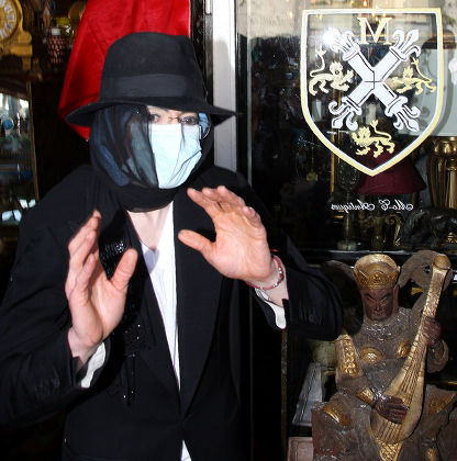 Michael Jackson shopping in Beverly Hills, Los Angeles, America - 22 ...