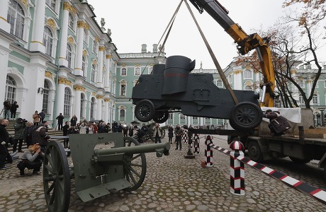 Workers Install Vrag Kapital Surviving Austinputilov Editorial Stock ...