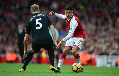 Alexis Sanchez Arsenal Action Editorial Stock Photo - Stock Image ...