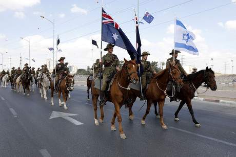 imágenes de ANZAC trail at Northen Negev Desert ahead of Battle of ...