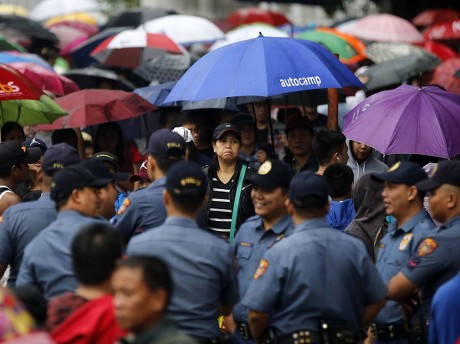 Filipino Policemen Stand Guard Crowd Filipinos Editorial Stock Photo ...